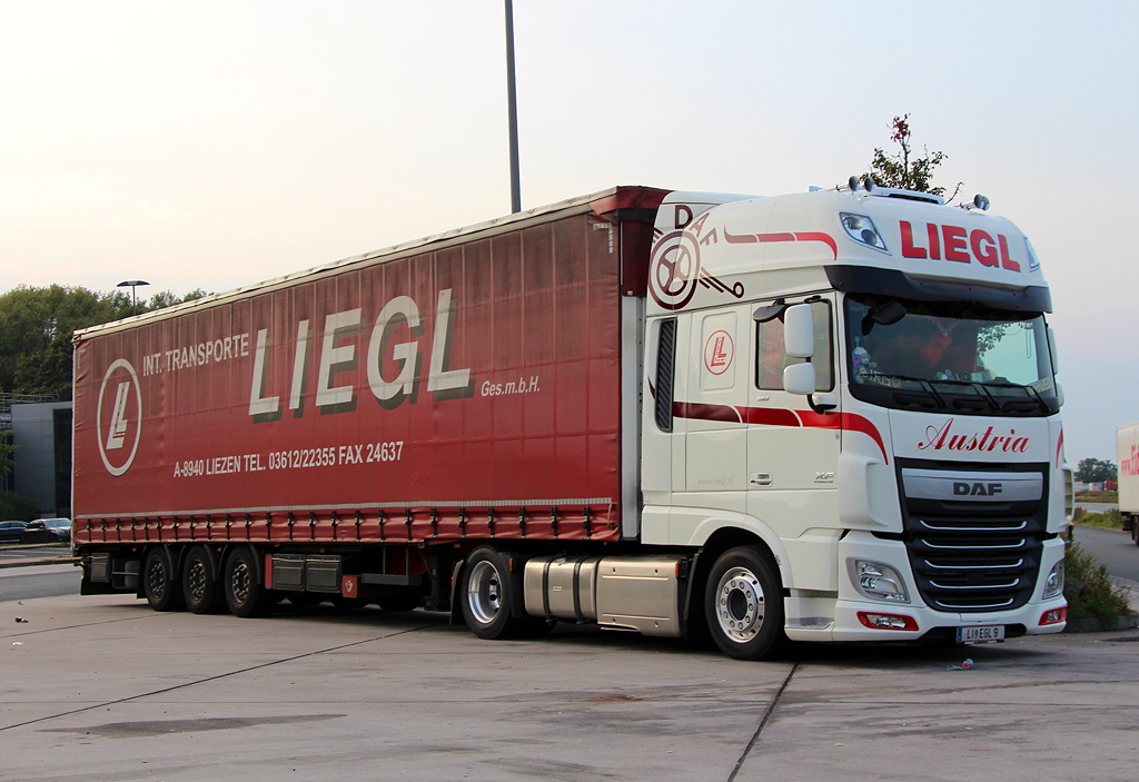 Baumaschinenbilder.de - Forum | Speditionen,Fuhrunternehmen und Firmenfuhrpark´s | Liegl - A ...